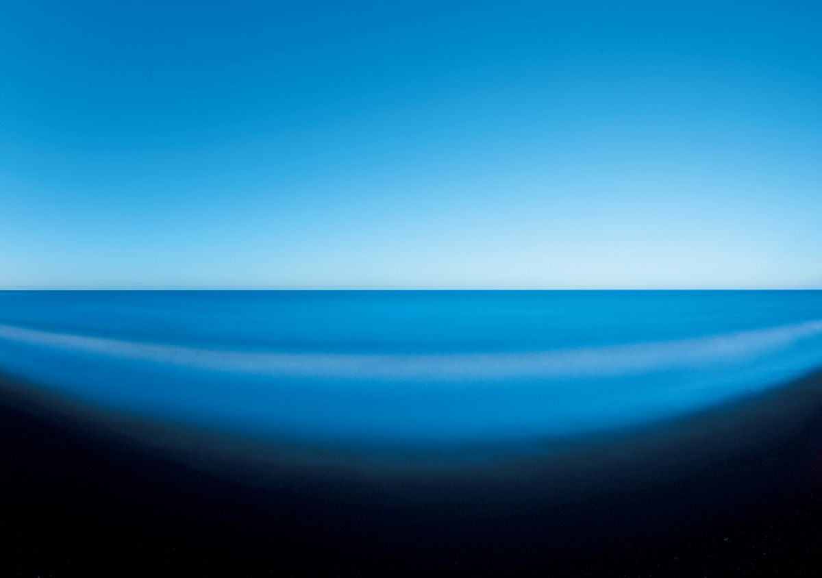 Slow Shutter Art: 300-sec Exposure for a Different View of the Sea